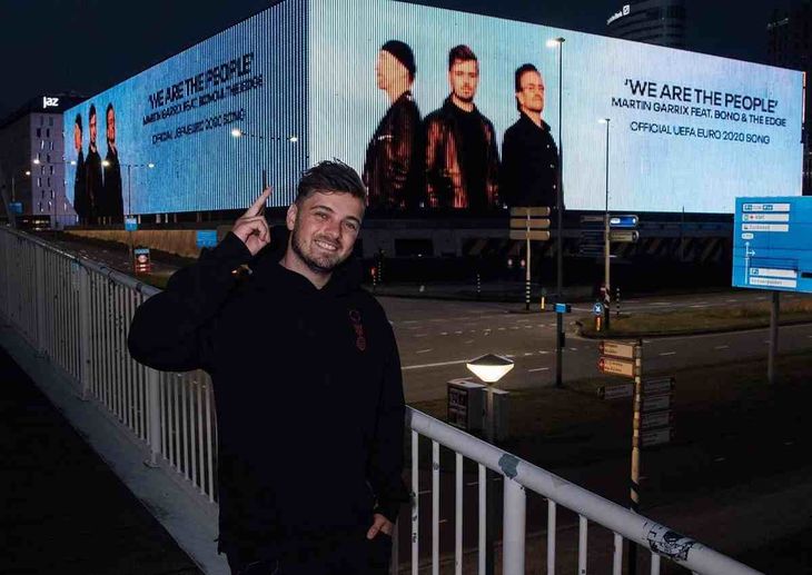 Polémica con el DJ Martin Garrix: intervino los flyers del Lollapalooza ...
