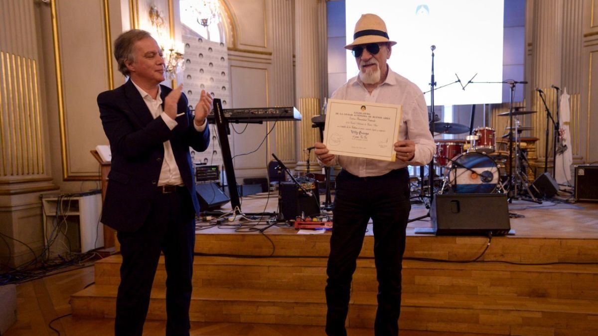 El legendario Willy Quiroga fue distinguido como personalidad destacada ...