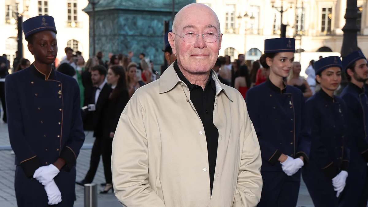 Quién es David Geffen, el magnate que FACTURÓ MILLONES gracias a Guns N ...