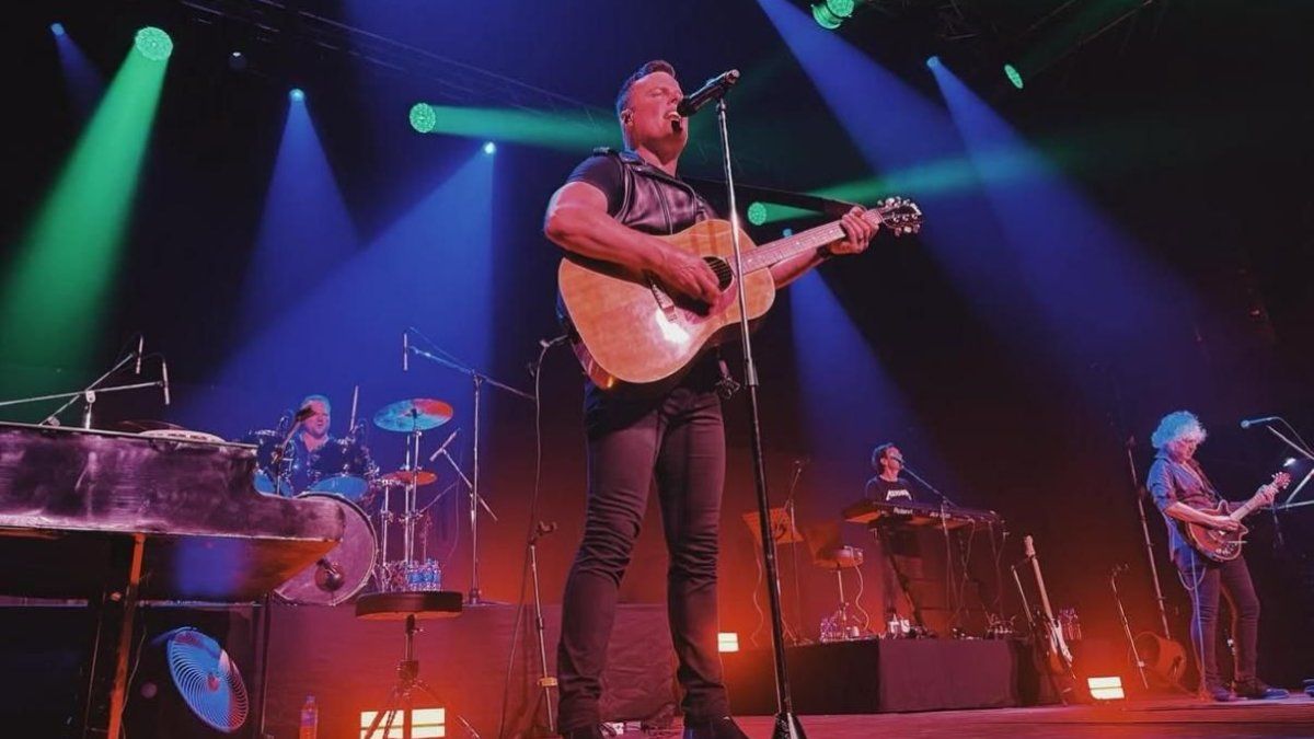 Marc Martel One Vision Of Queen en el Estadio Obras: el poder de ...