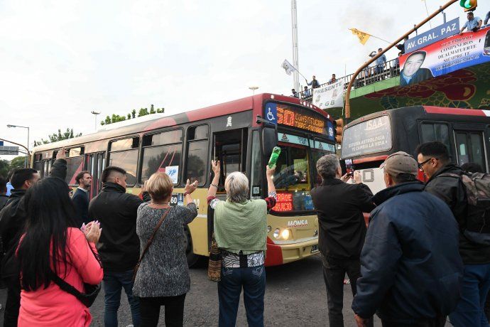Paro de colectivos: el Gobierno convocó a las cámaras de transporte