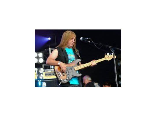 A los 62 años, murió Trevor Bolder, bajista de David Bowie