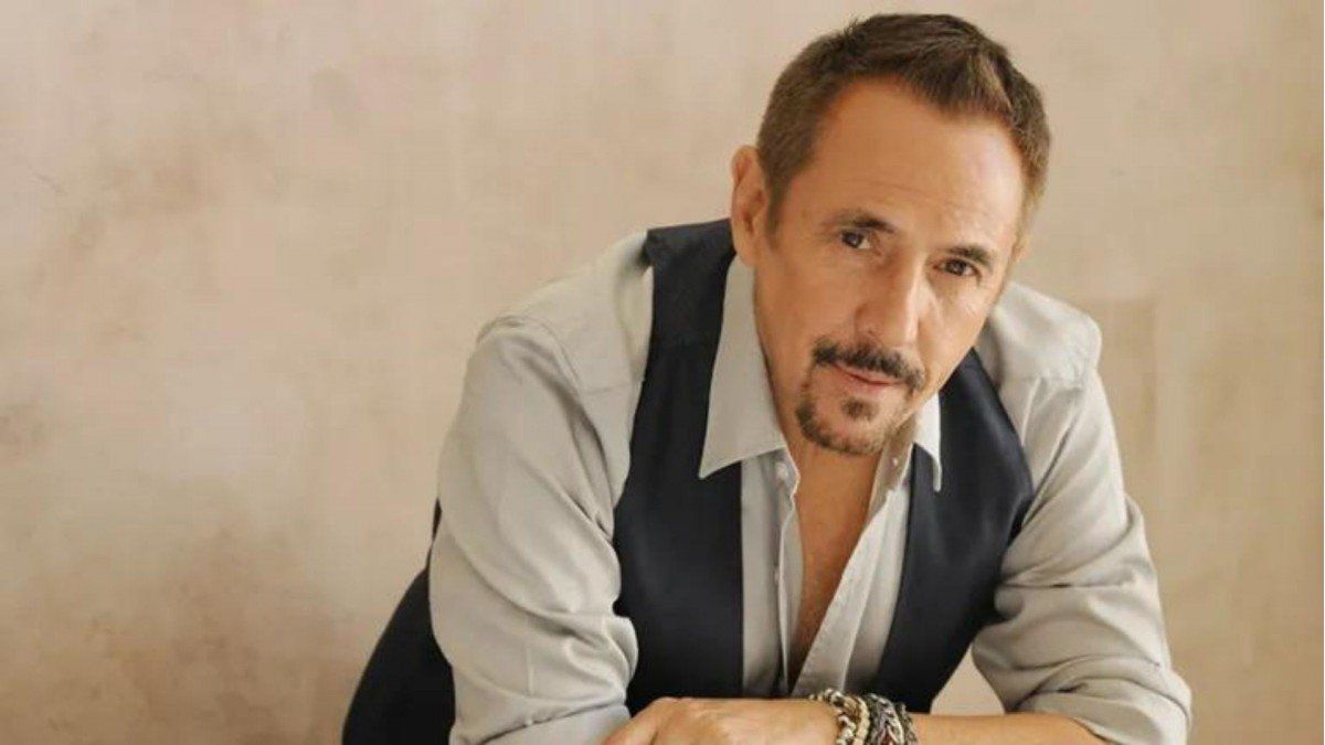 Alejandro Lerner celebra 40 años con la música en el Movistar Arena