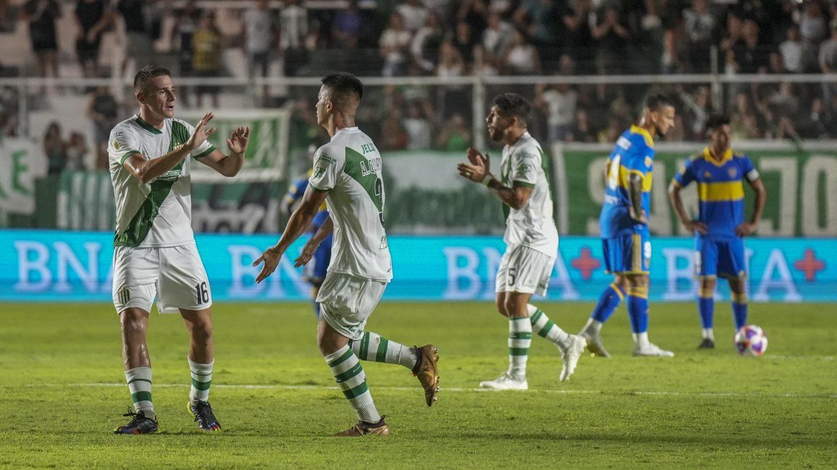 Banfield le ganó a Boca, que se aleja de la punta
