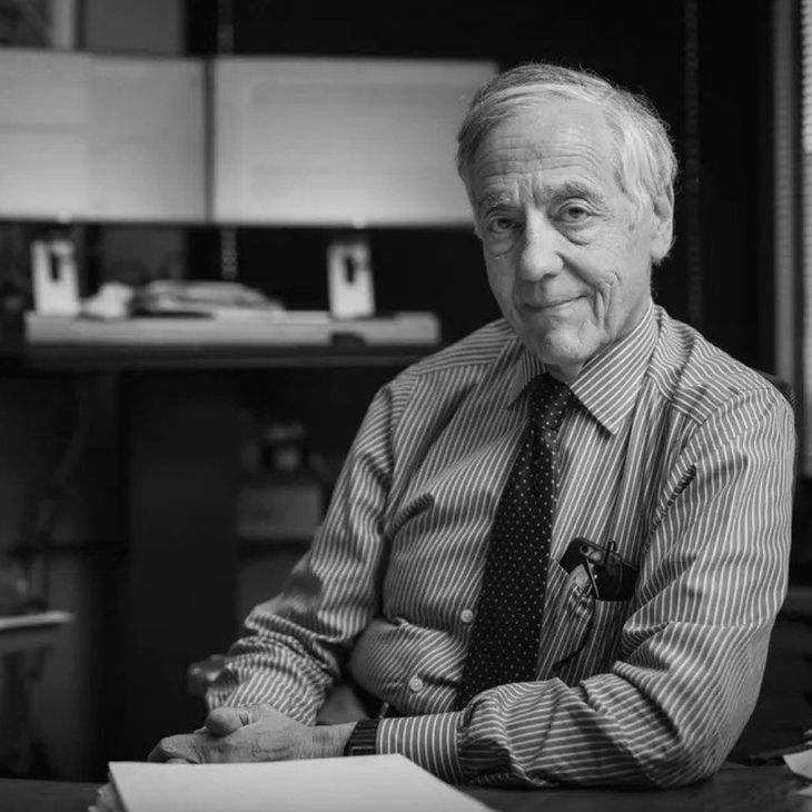 Su familia huyó de la Alemania nazi y él se hizo uno de los ...