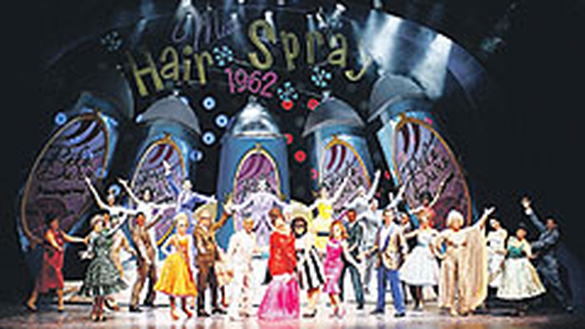 Divertida Hairspray se amolda al estilo Pinti