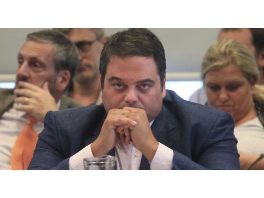 Piden investigar a Triaca por pagar sueldos de empleados a través del SOMU