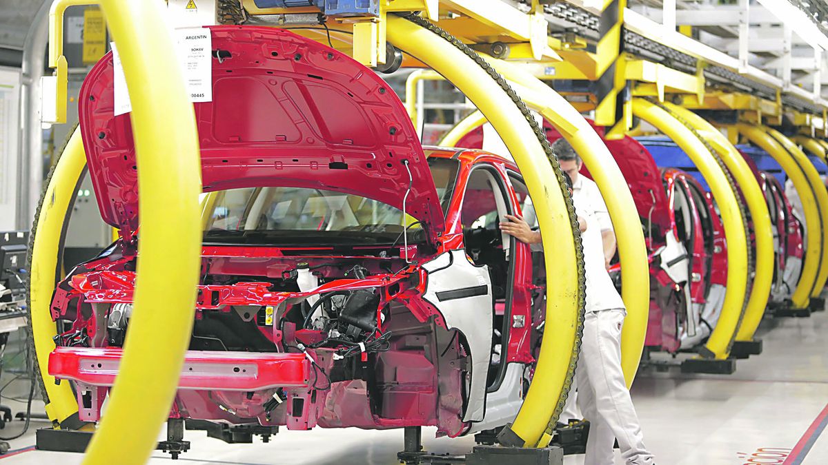 Automotrices vuelven a producir hoy; ya se siente faltante de 0 km