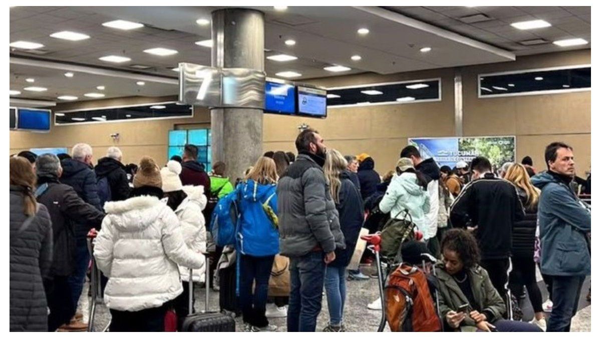 Paro de pilotos: finalizó el reclamo del personal aeronáutico y se ...