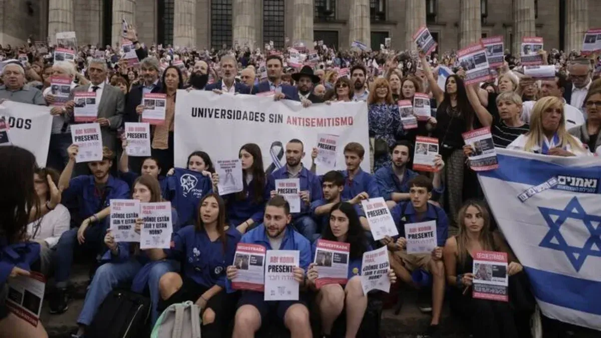 Comunidad judía se manifestó en la UBA contra expresiones antisemitas