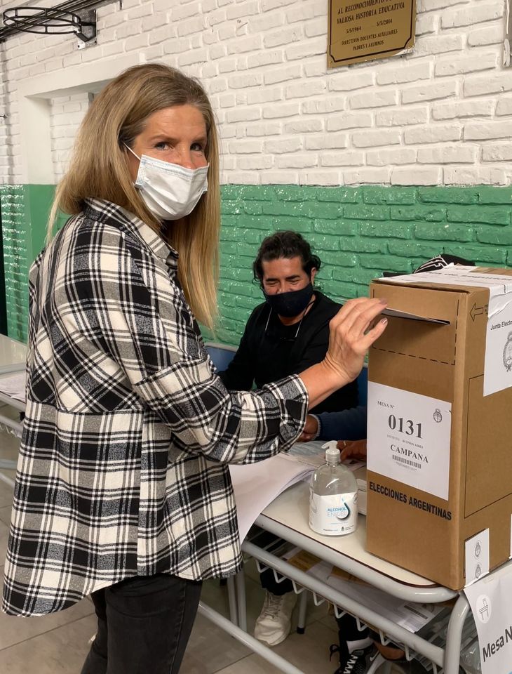 Votó Cynthia Hotton y pidió salir de la grieta que nos empobrece