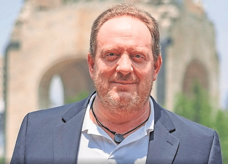 De cuánto es la fortuna de Marcus Dantus, el emprendedor mexicano que ...