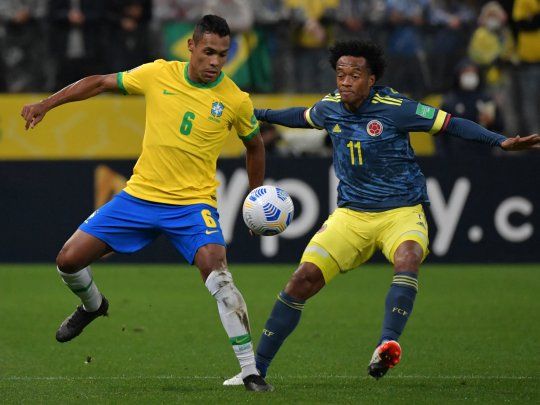 Con polémica por el VAR, Colombia empató 1-1 con Brasil y se quedó con ...