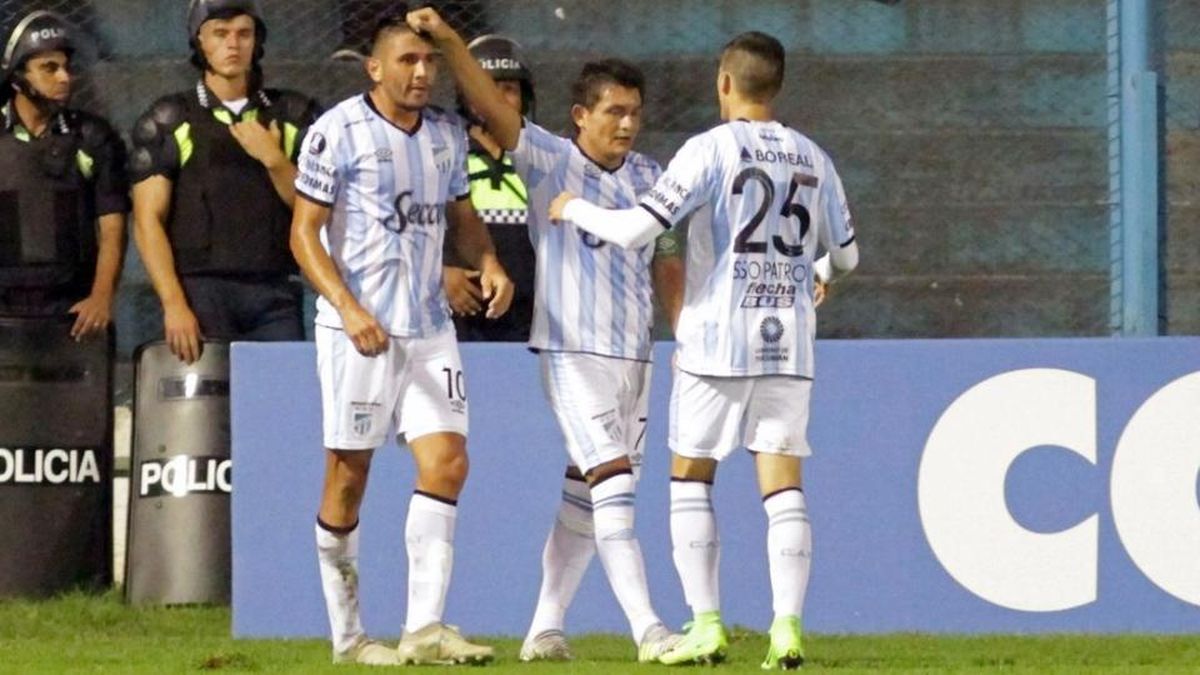Atlético Tucumán volvió a ganarle a The Strongest y se afianza en el grupo