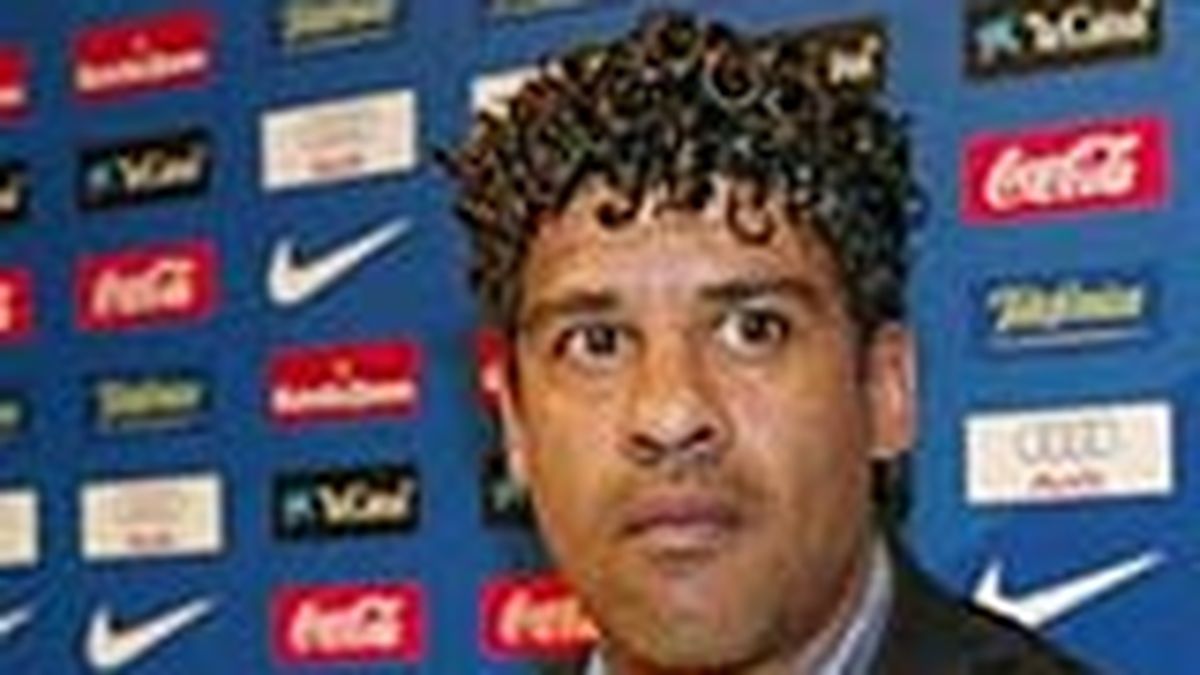 Rijkaard se perfila como sustituto de Scolari en Chelsea