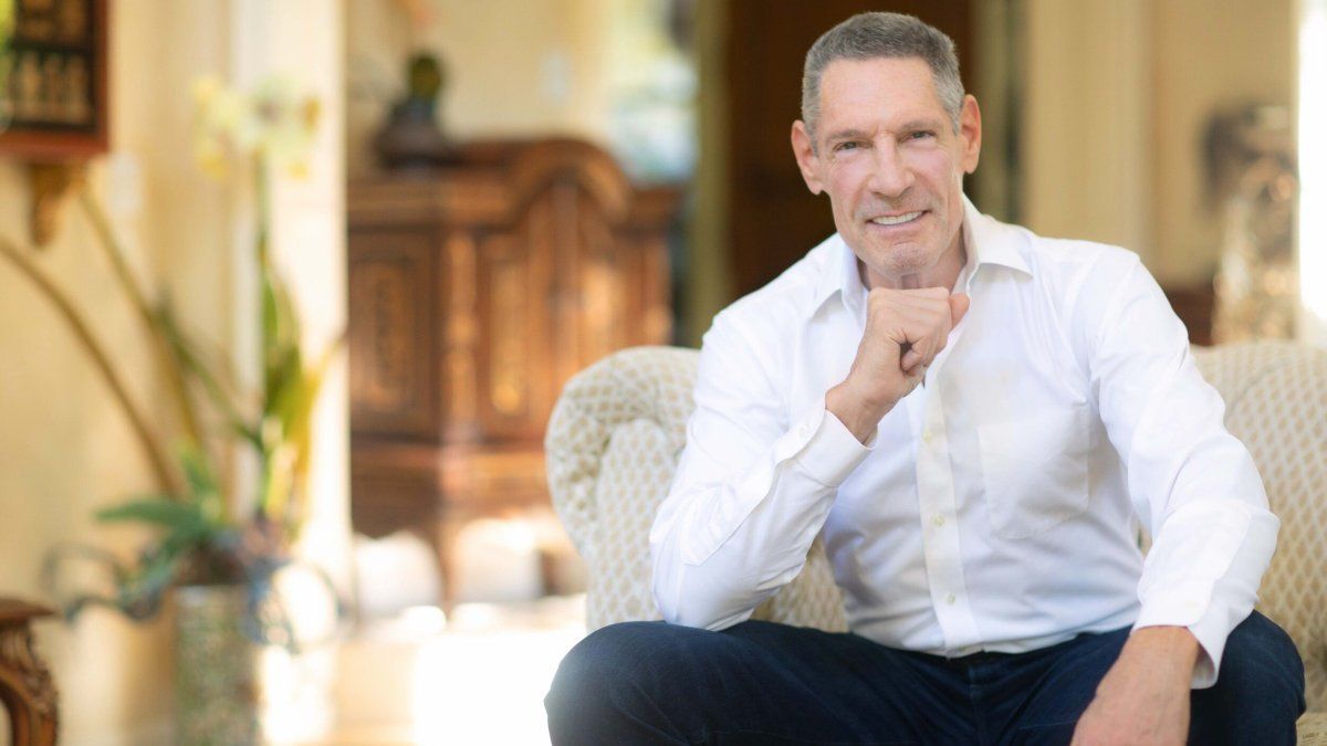 Cómo el trauma de un niño transformó a un hombre adulto en millonario ...