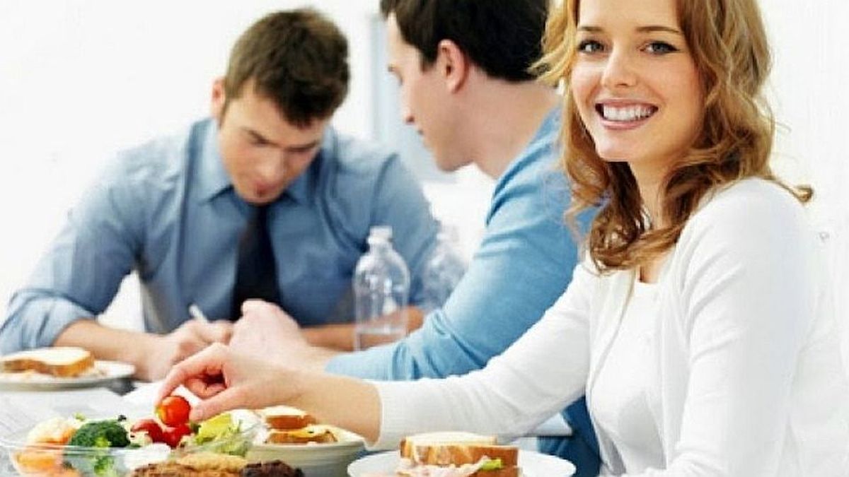 Comer fuera de casa: desafíos de una alimentación saludable