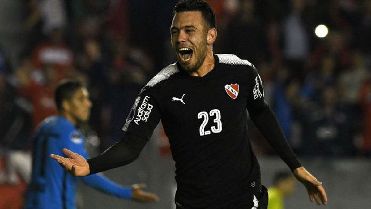 ¿Nery Domínguez cruza de vereda y pasa de Independiente a Racing?