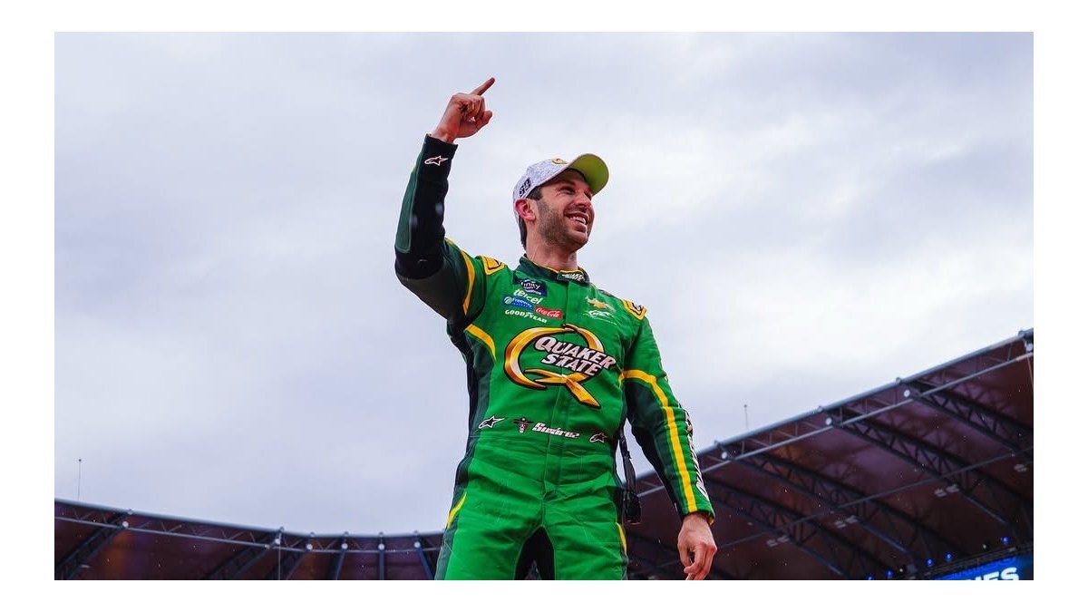 Daniel Suárez firma con Spire Motorsports para correr NASCAR Cup en 2026