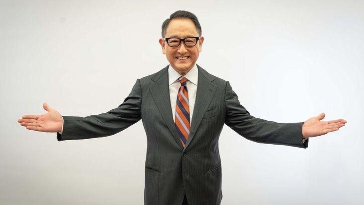 De cuánto es la fortuna de Akio Toyoda, el hombre que le dio valor a su empresa familiar y ...