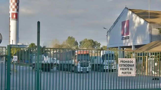 Accidente químico en San Nicolás: un herido por la explosión de una caldera en la planta de Atanor