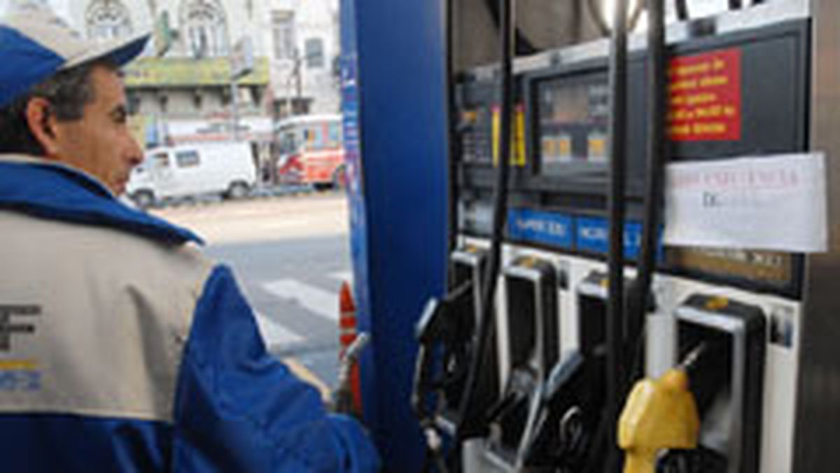 Combustible: demoraría 10 días el reabastecimiento