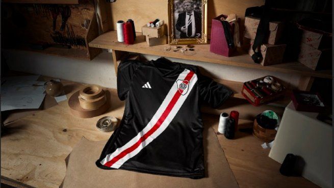 La nueva camiseta de River en conmemoración de su Día del Hincha