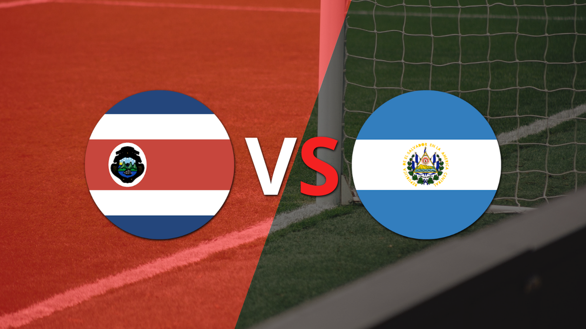 Costa Rica sigue arriba por 2-0 ante El Salvador