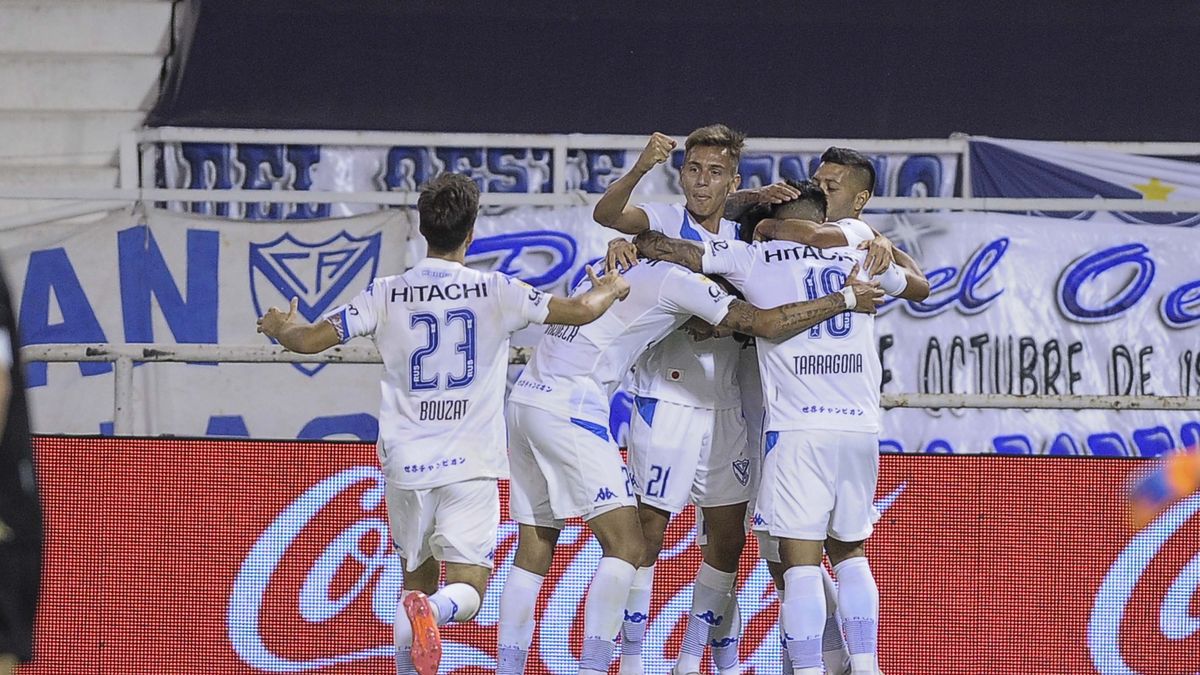En un final furioso, Vélez lo dio vuelta y le ganó a Racing