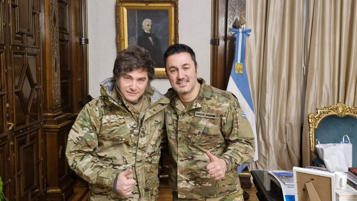 Luis Petri oficializó su renuncia al ministerio de Defensa