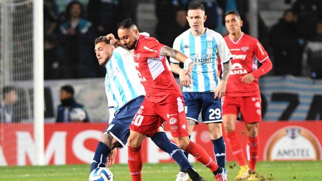 Racing suma confianza con una goleada en Santa Fe