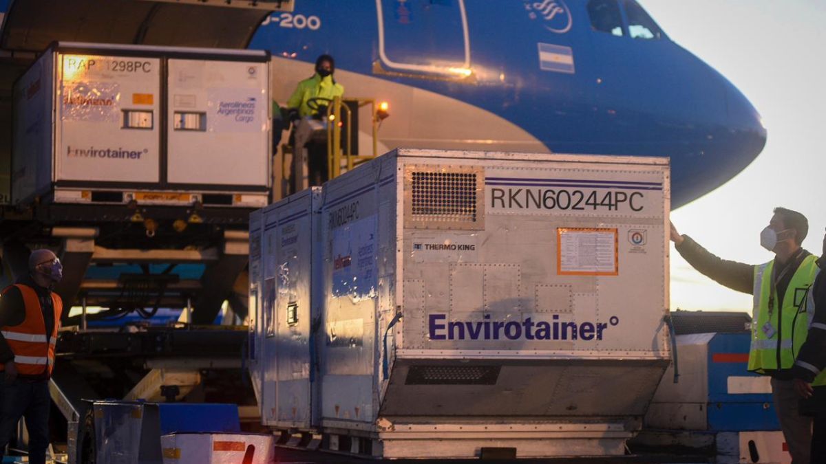 Llegaron otras 768.000 dosis de Sinopharm y Argentina ya recibió 31,2 millones de vacunas