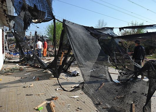Explosión y misterio en Monte Grande: un muerto y ocho heridos