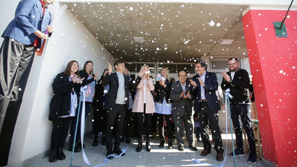Kicillof inauguró la escuela 100 en Provincia y recibió el reproche ...