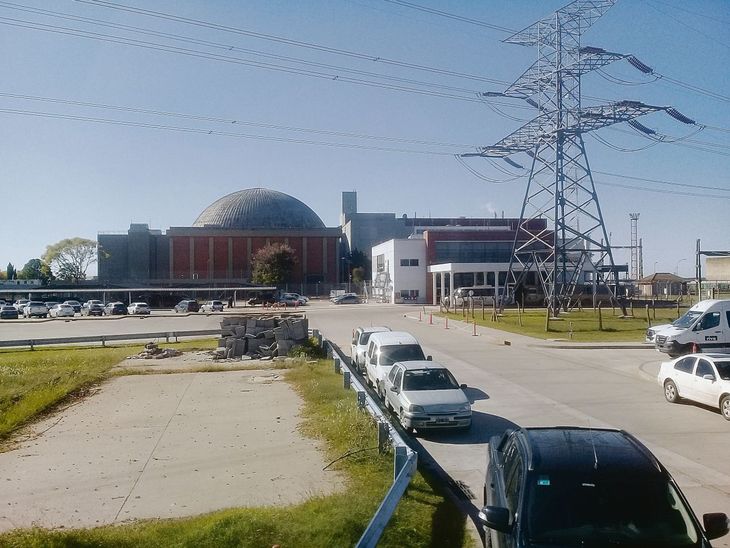 Energía nuclear: firman acuerdo para extender 20 años de Atucha I