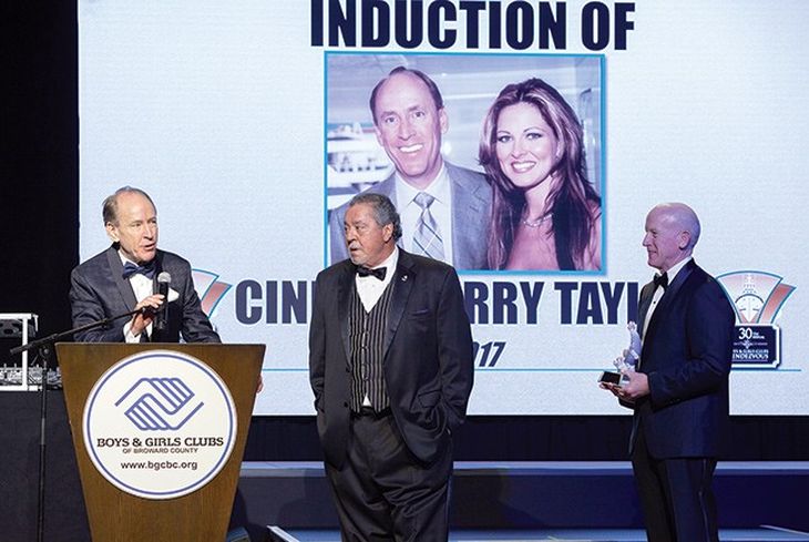 Quién es Terry Taylor, el multimillonario en modo Batman: todos hablan ...