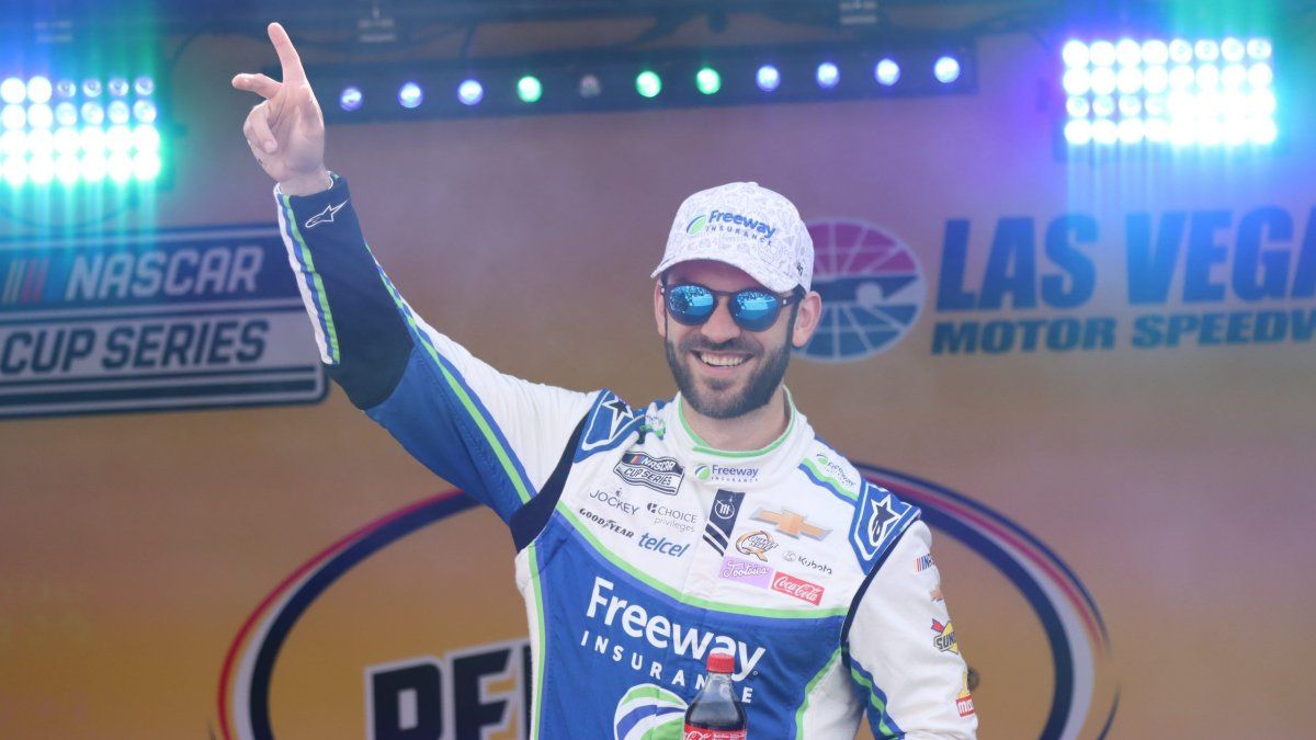 Daniel Suárez queda muy cerca del triunfo en el NASCAR Cup de Las Vegas