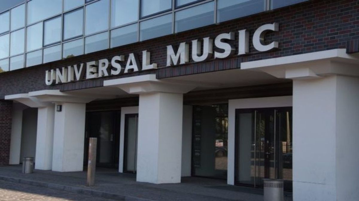 Universal enfrenta demanda colectiva por u$s 100 millones