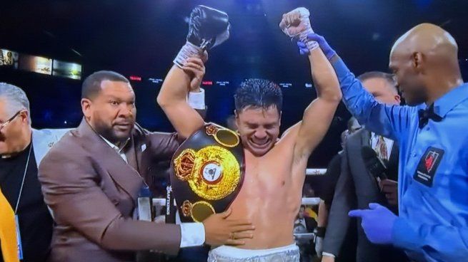 ¿Quién es Armando Toro Reséndiz, el nuevo campeón mundial supermediano ...