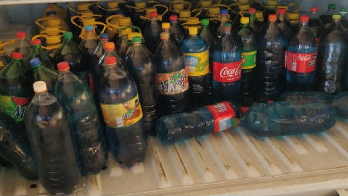 Aduana: evitan el contrabando de 300 litros de nafta en botellas de gaseosas y envase de aceite