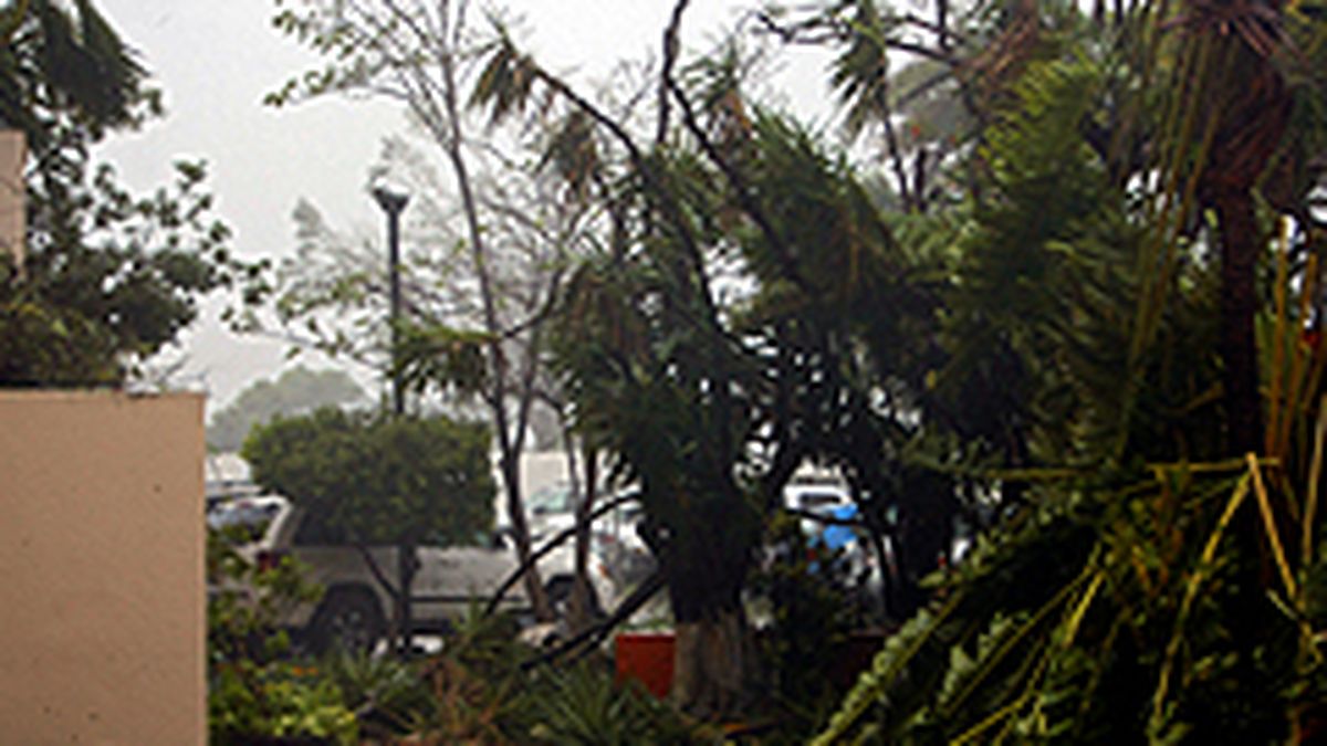El huracán Dean llegó a México. Ya son 12 los muertos en el Caribe