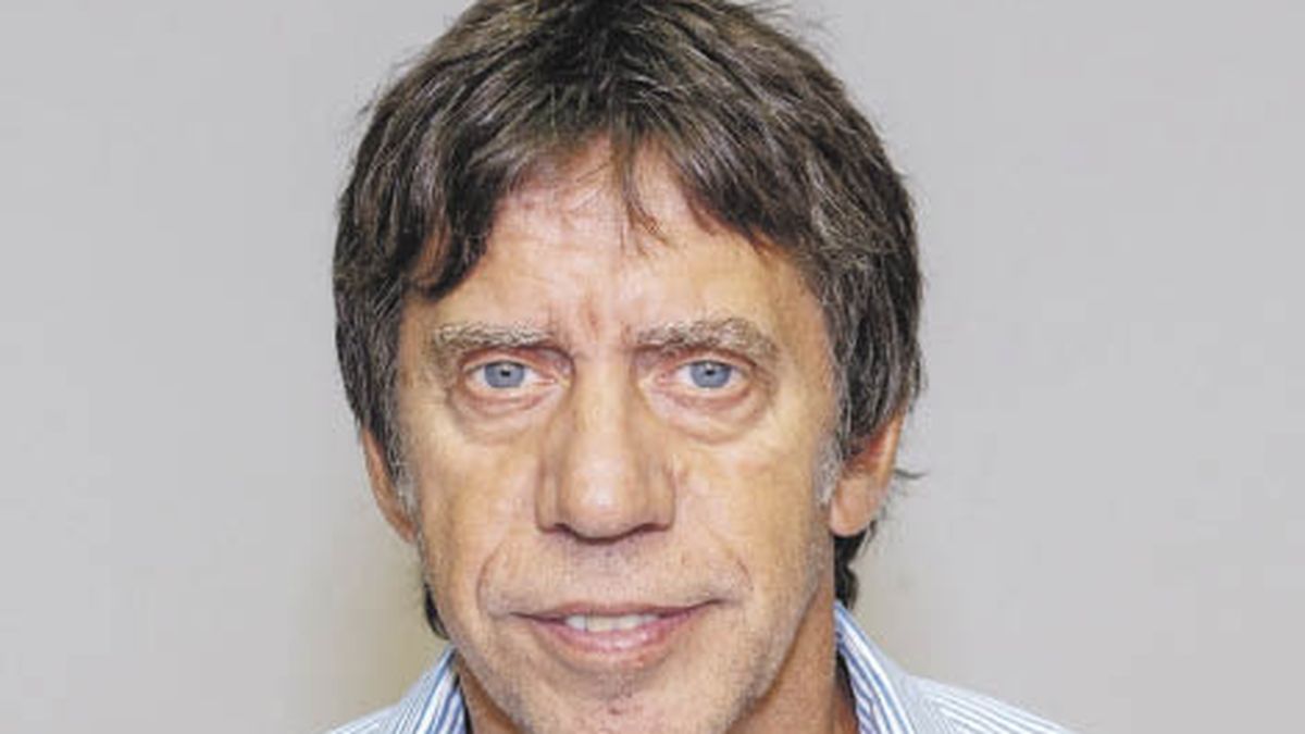 A cráneo descubierto y despierta: la compleja operación para salvar los ...