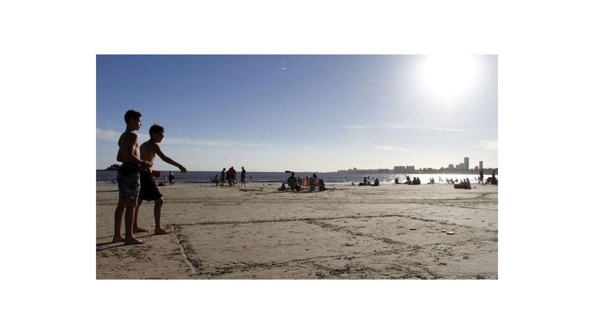 What are the rules that few know about shuffleboard on the beach? The ...