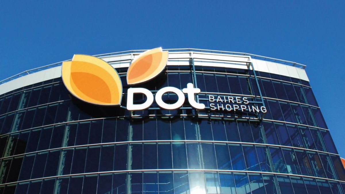 Un hombre murió al caer del segundo piso del shopping Dot