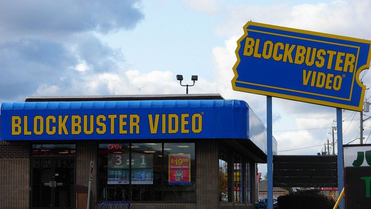 La historia de Blockbuster, la cadena global de videoclubes que ...