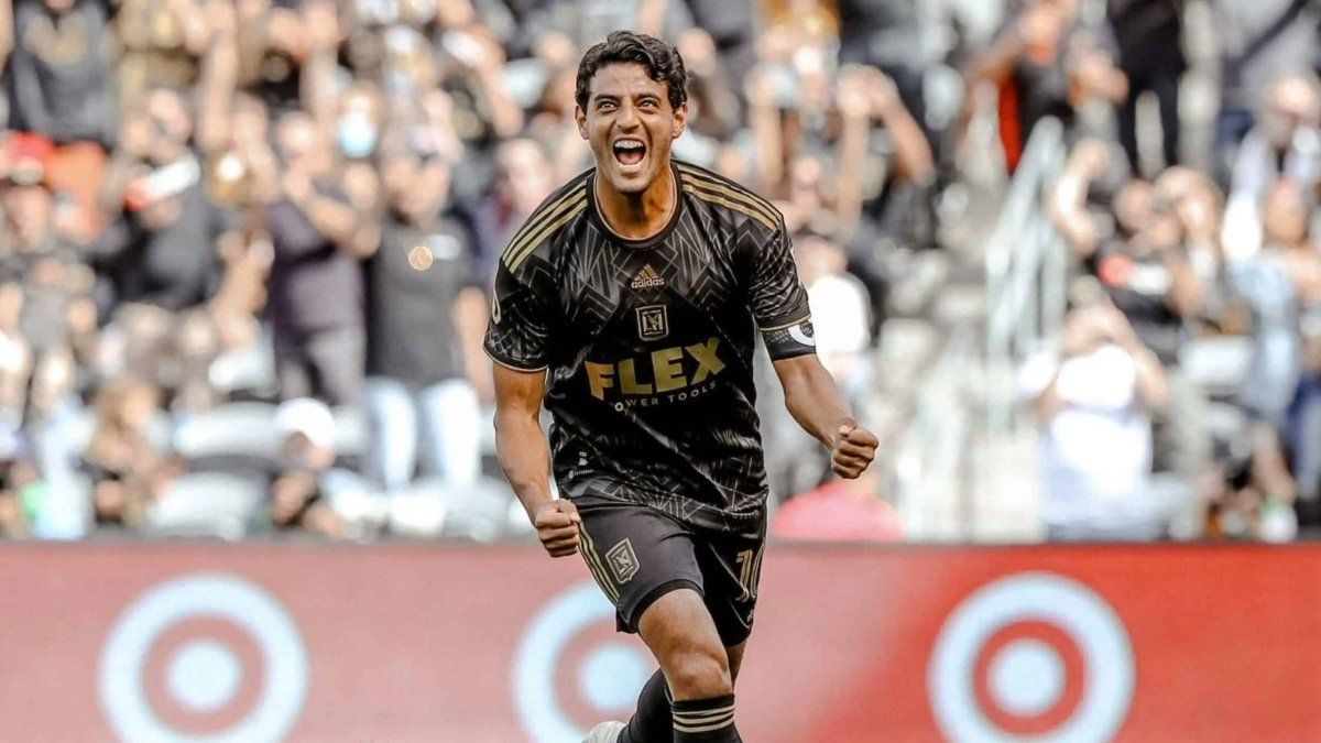 De cuánto es la fortuna de Carlos Vela en 2025, uno de los fubolistas mexicanos más ricos de la ...