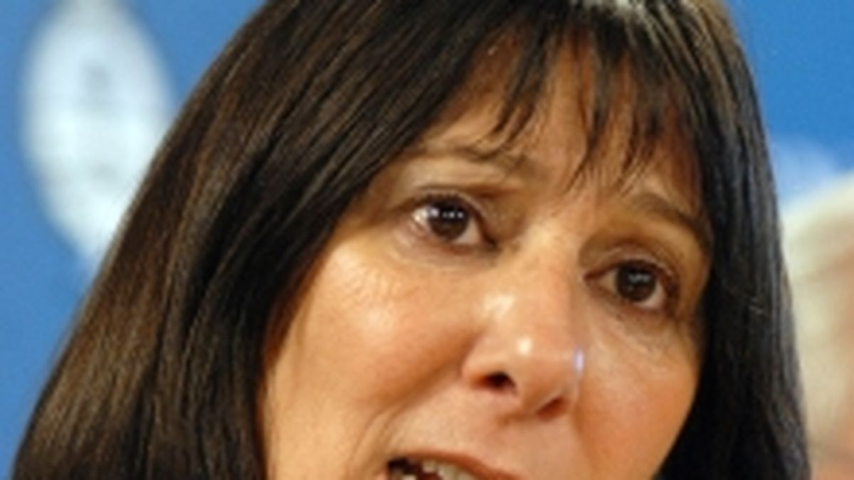 Miceli cuestionó a Kirchner por compra de u$s 2 millones