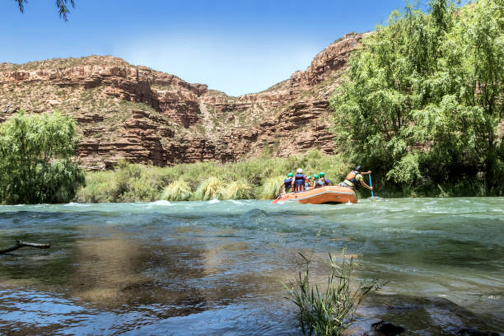 Verano 2023 en Mendoza: ¿cuánto cuesta hacer rafting en el Cañón del Atuel?