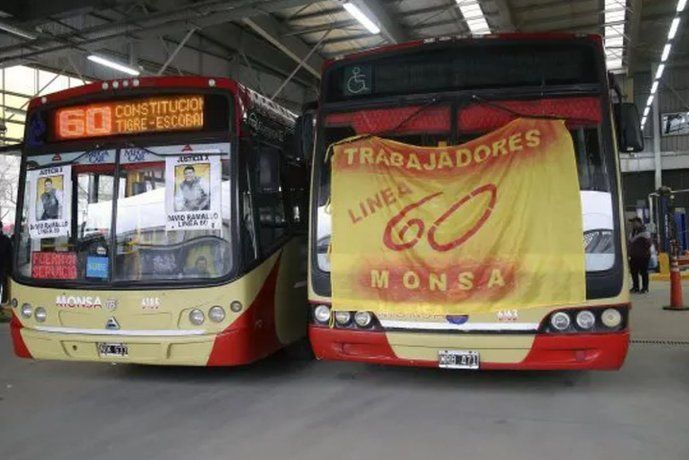 Paro en la línea 60: choferes cortan Panamericana