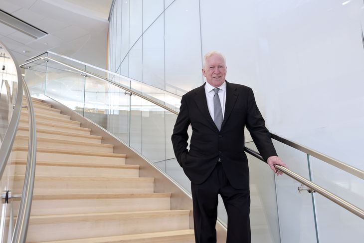 Sueña con salvar vidas con sus millones: quién es Phillip Ragon, el ...